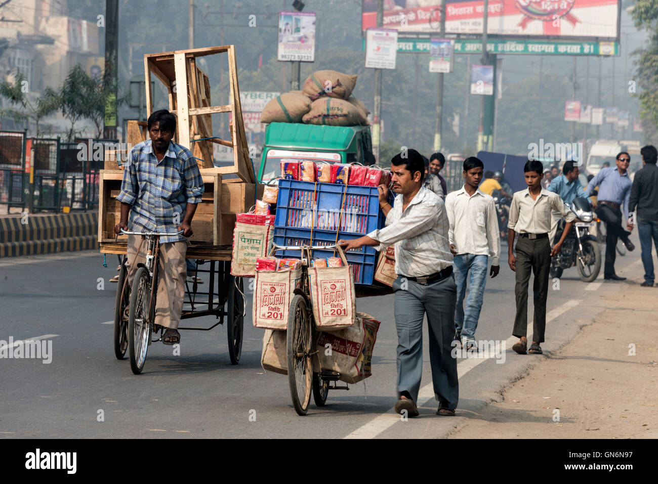 Indian traffic hi-res stock photography and images - Alamy