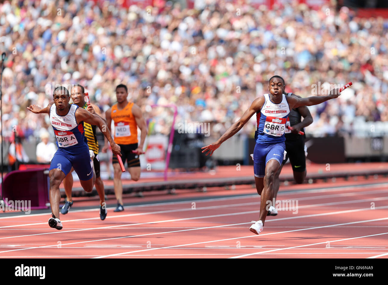 100 meter relay for men hi-res stock photography and images - Alamy