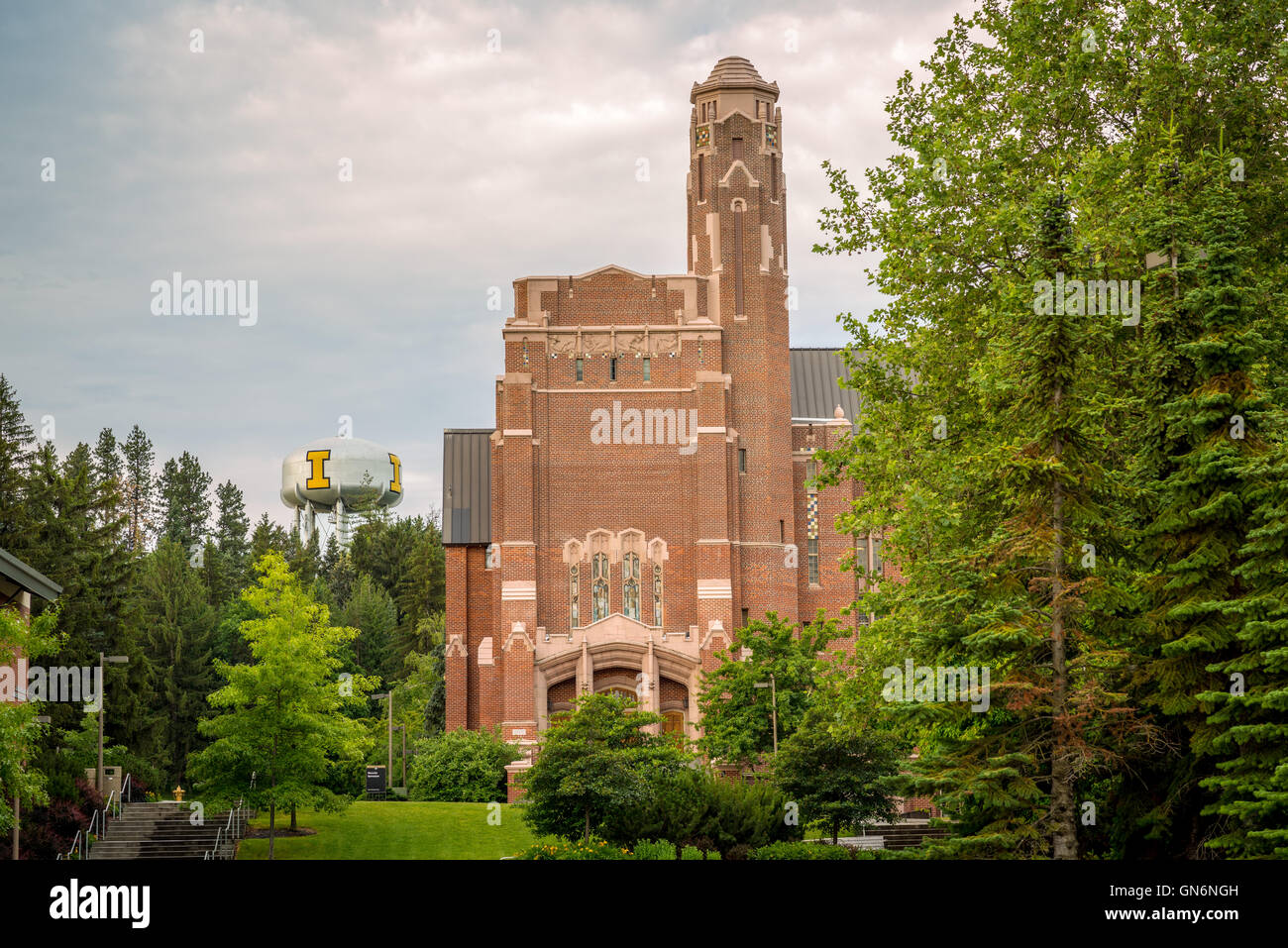 Beautiful school building hi-res stock photography and images - Alamy