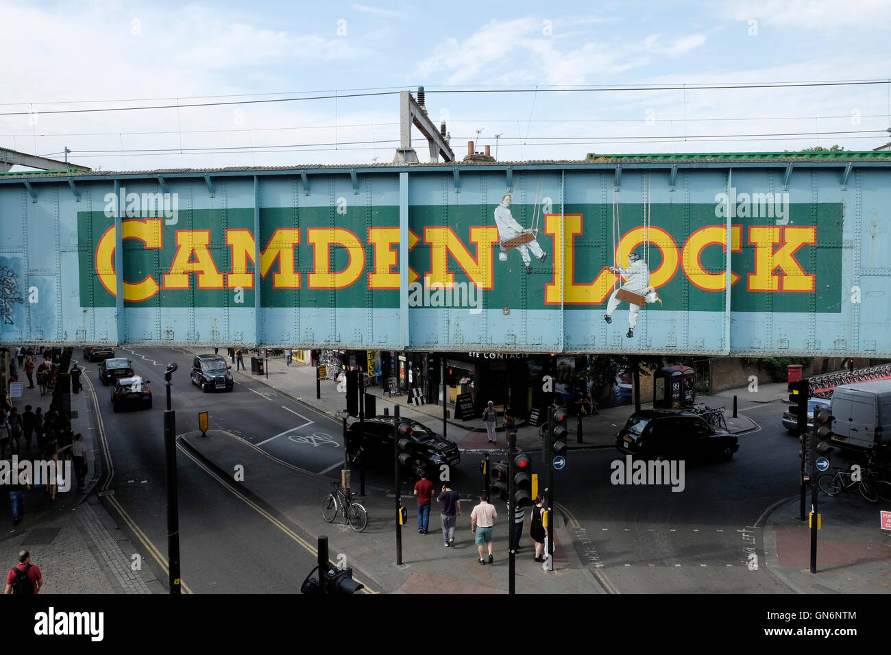 Camden lock bridge hi-res stock photography and images - Alamy