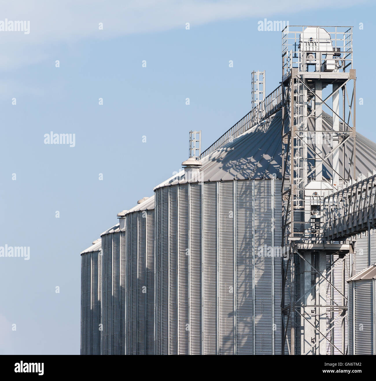 Corn drying silos hi-res stock photography and images - Alamy