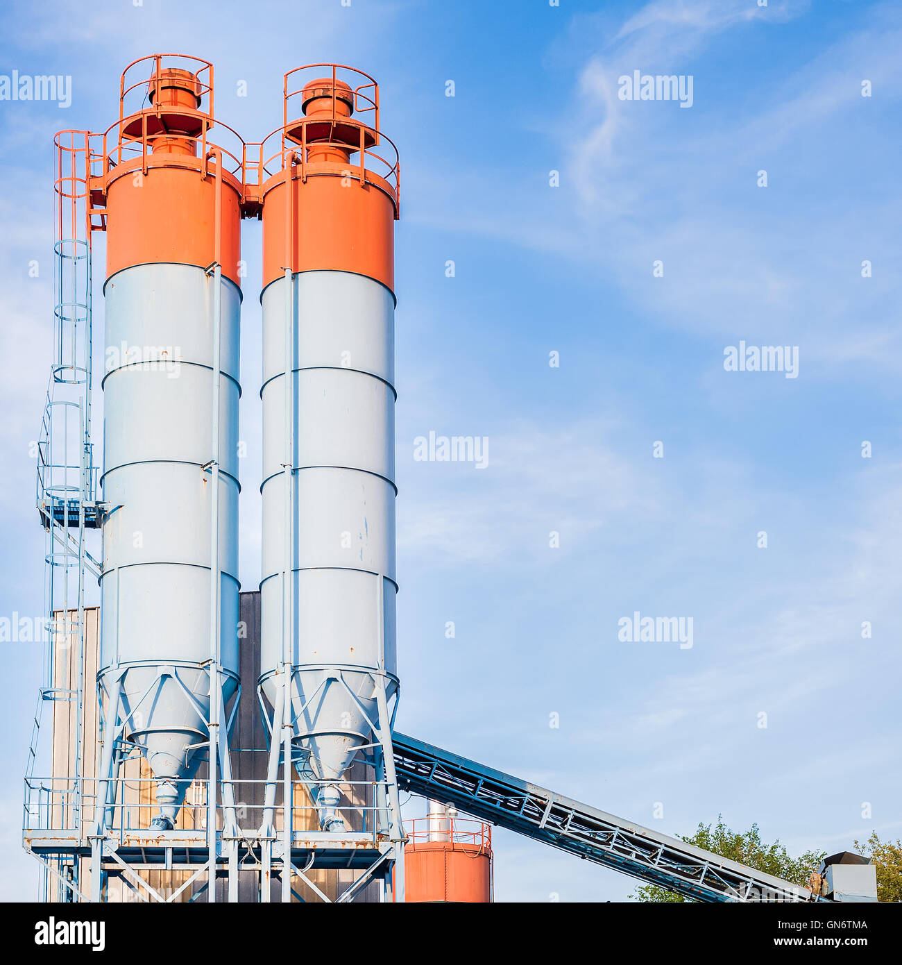 Industrial silos for the production of cement Stock Photo - Alamy