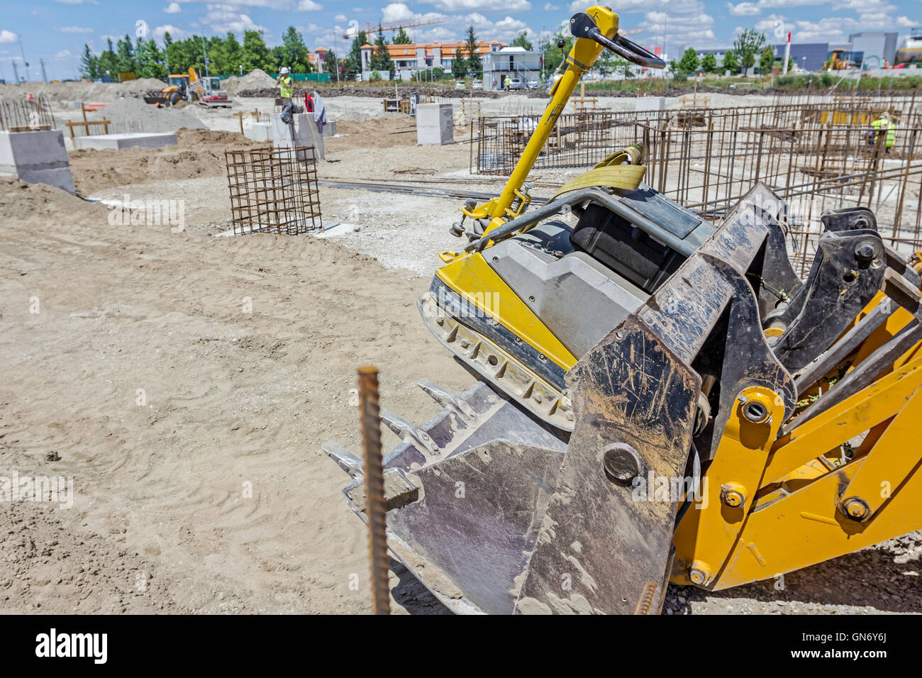 Digger with raised loader bucket hi-res stock photography and images ...