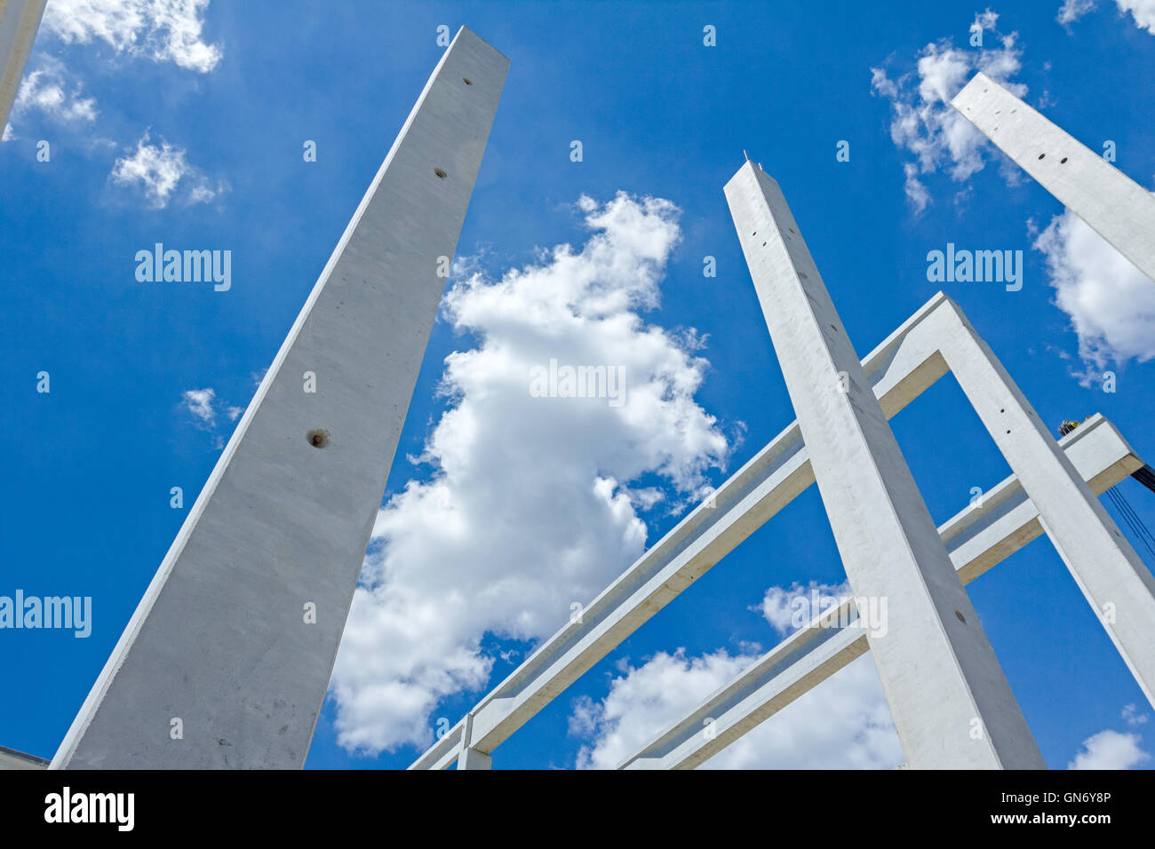 Pillars perspective tall hi-res stock photography and images - Alamy