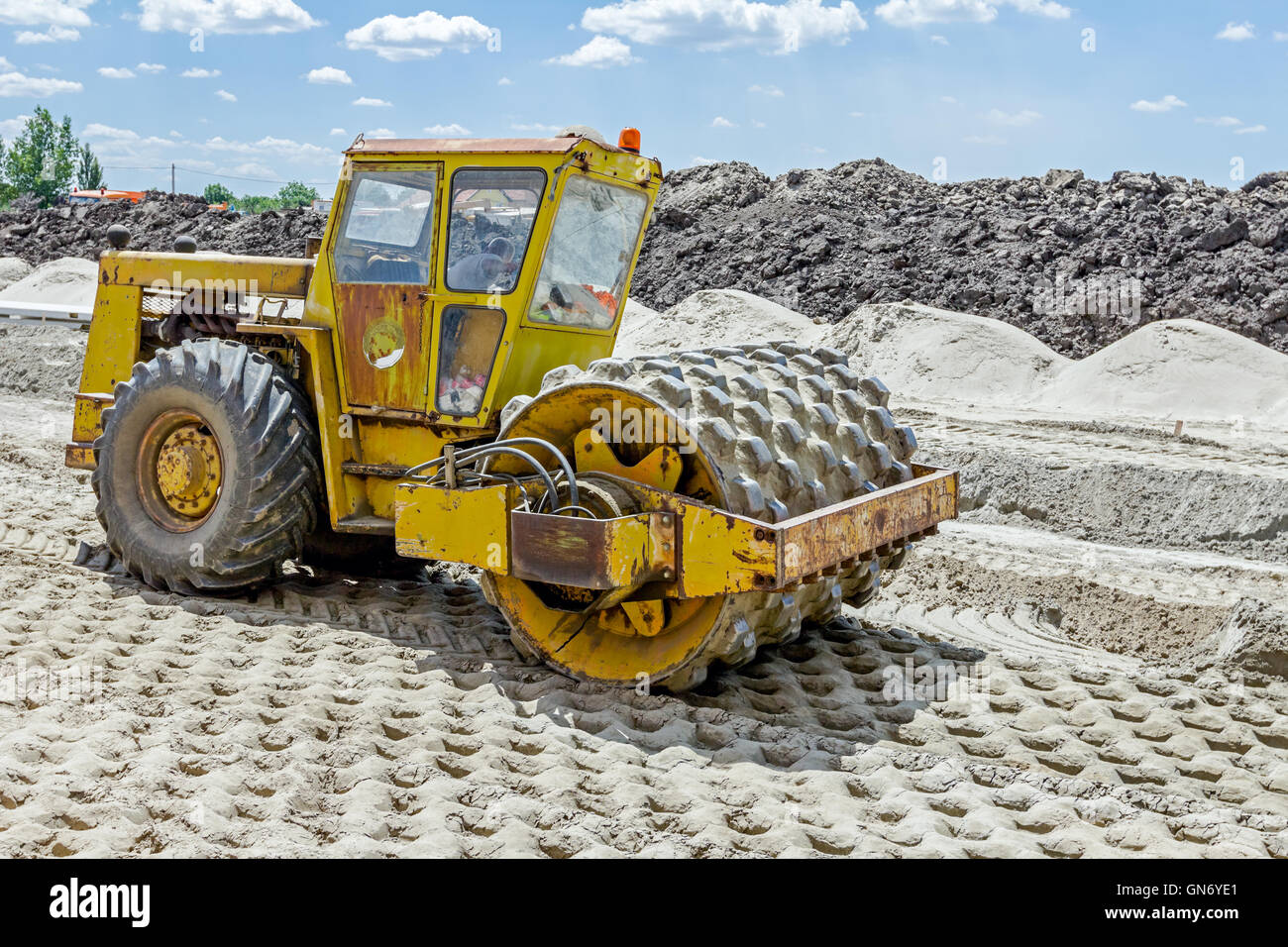 Compacting Roller High Resolution Stock Photography and Images - Alamy