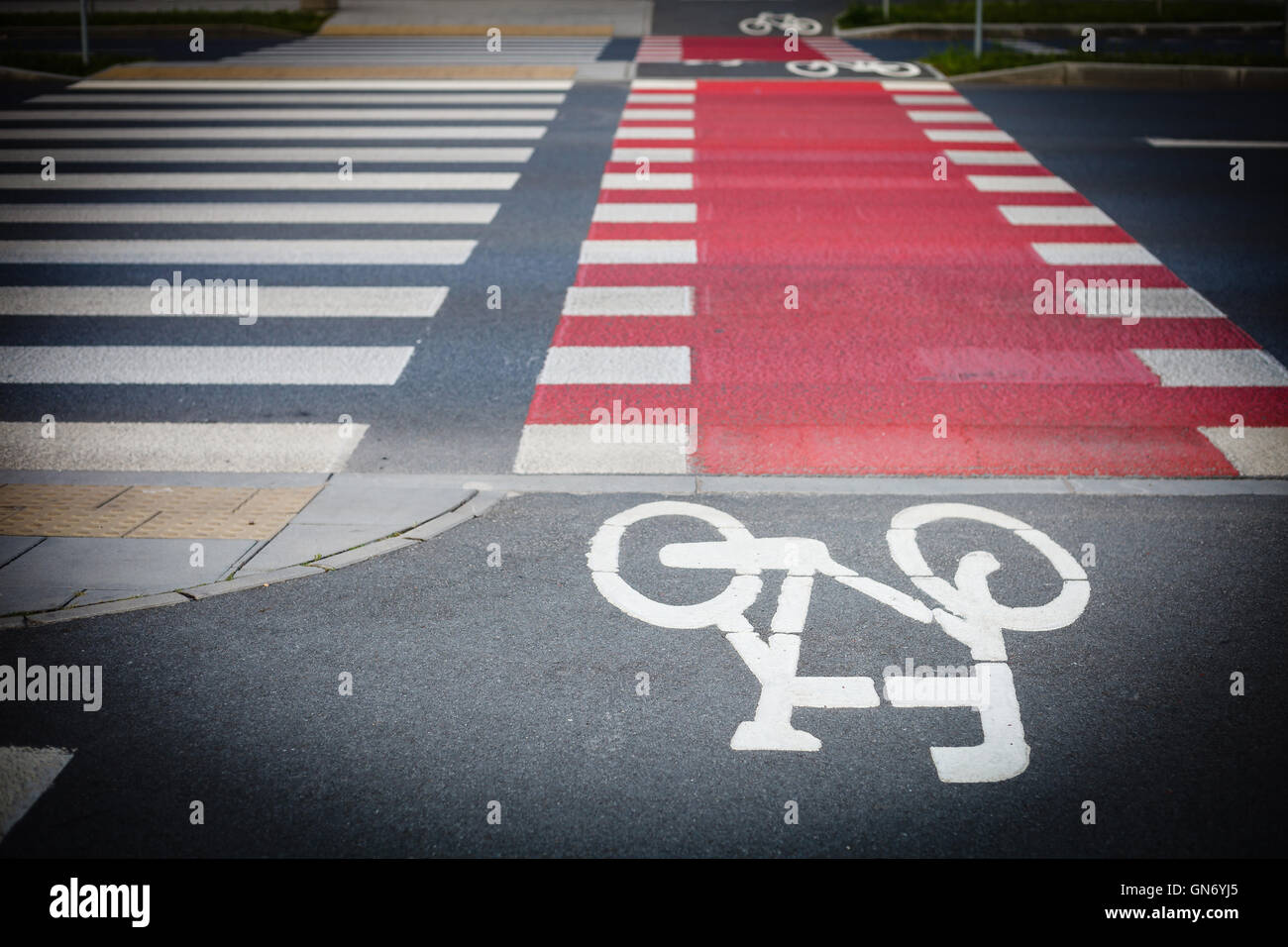Cycle route crossing hi-res stock photography and images - Alamy