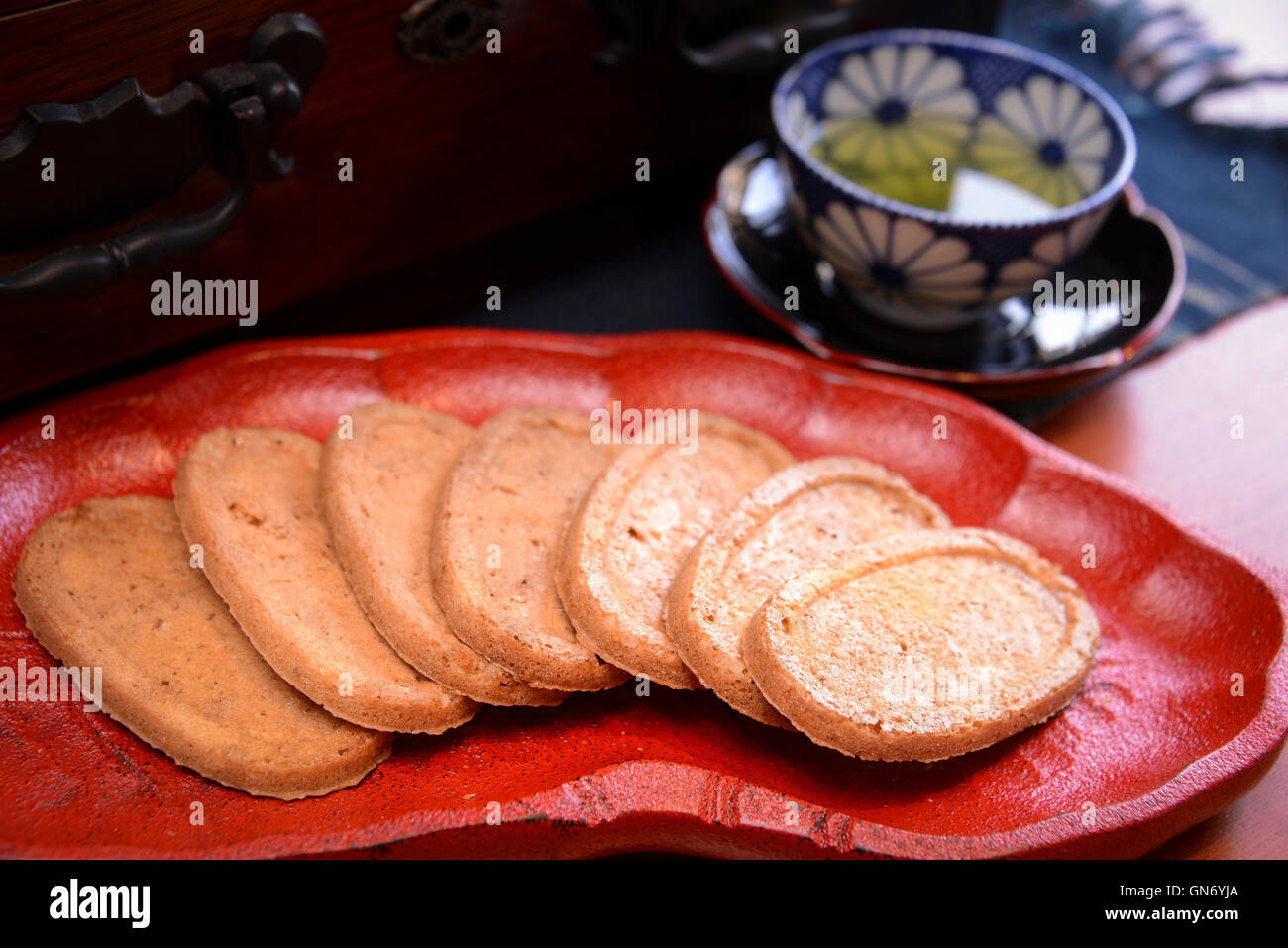 Cookies with tea hi-res stock photography and images - Alamy
