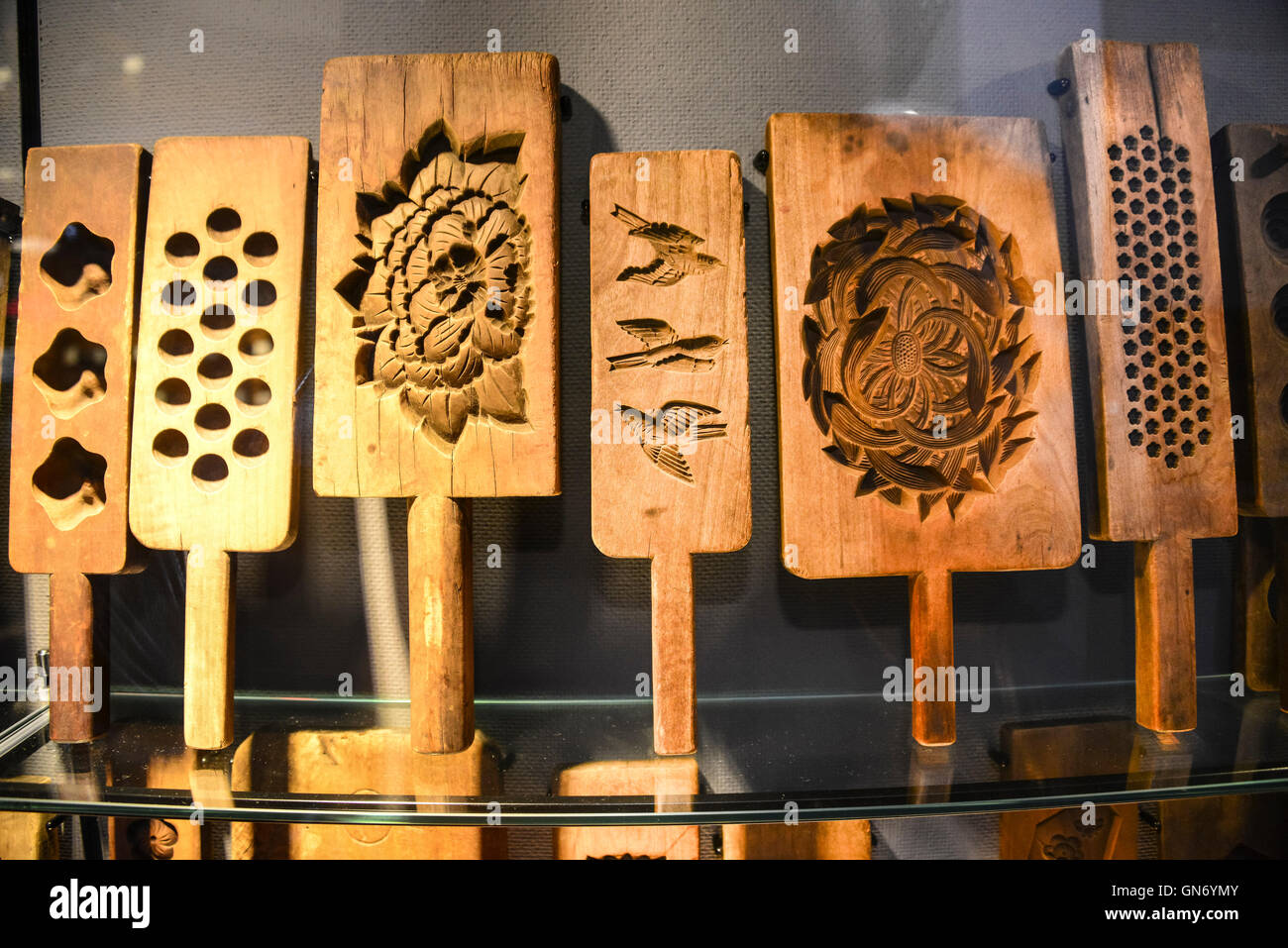 Japanese sweet molds hi-res stock photography and images - Alamy