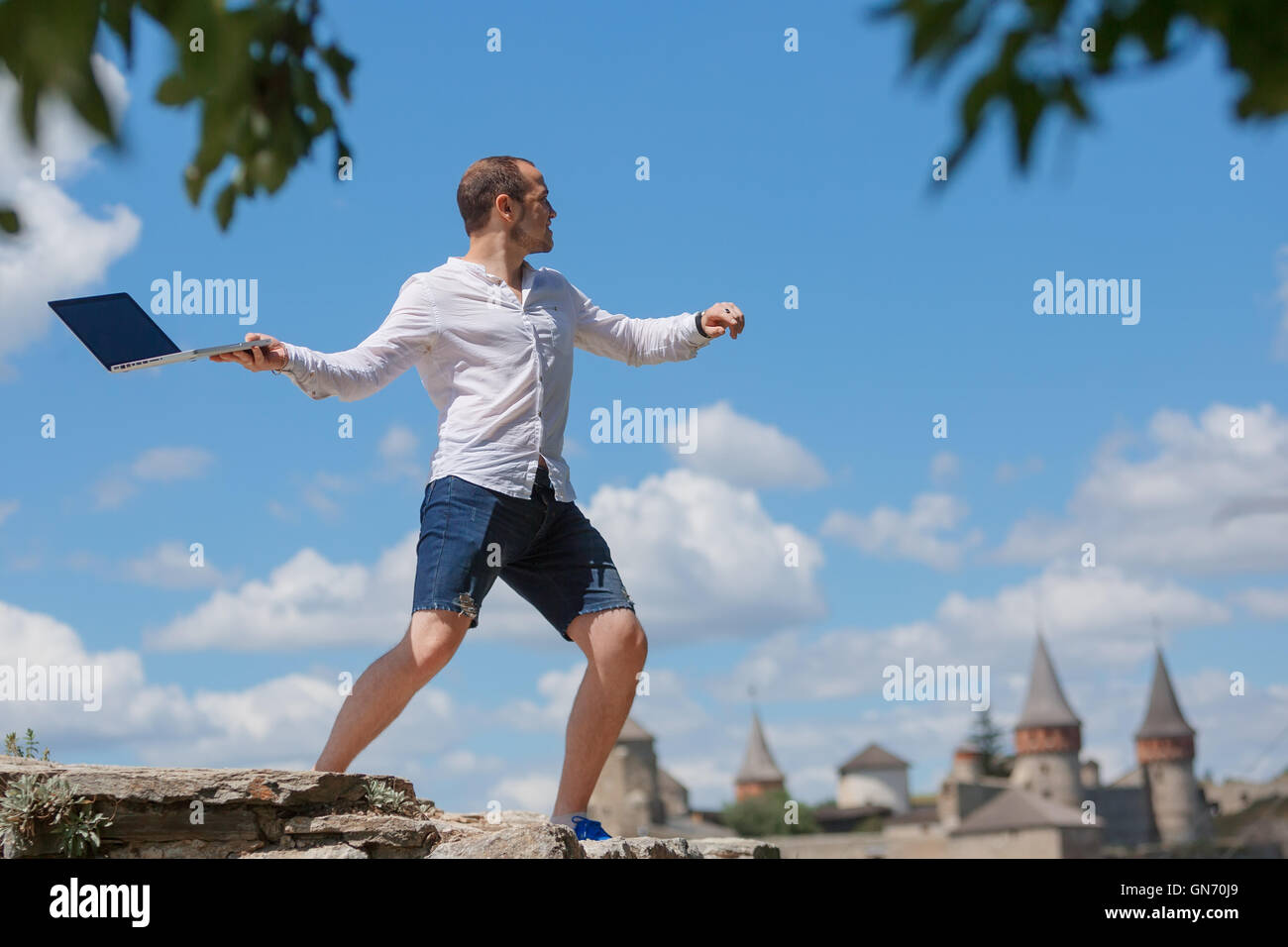 Man destroy computer hi-res stock photography and images - Alamy