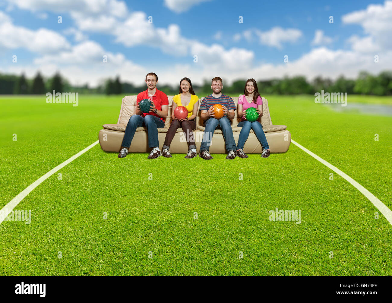 Bowling team hi-res stock photography and images - Alamy