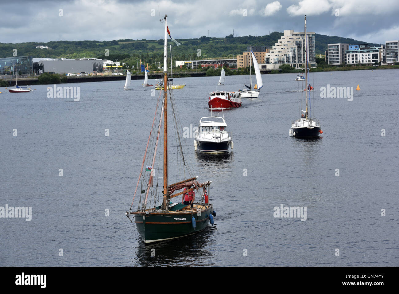Cardiff Bay Barrage lies across the mouth of Cardiff Bay, Wales between ...