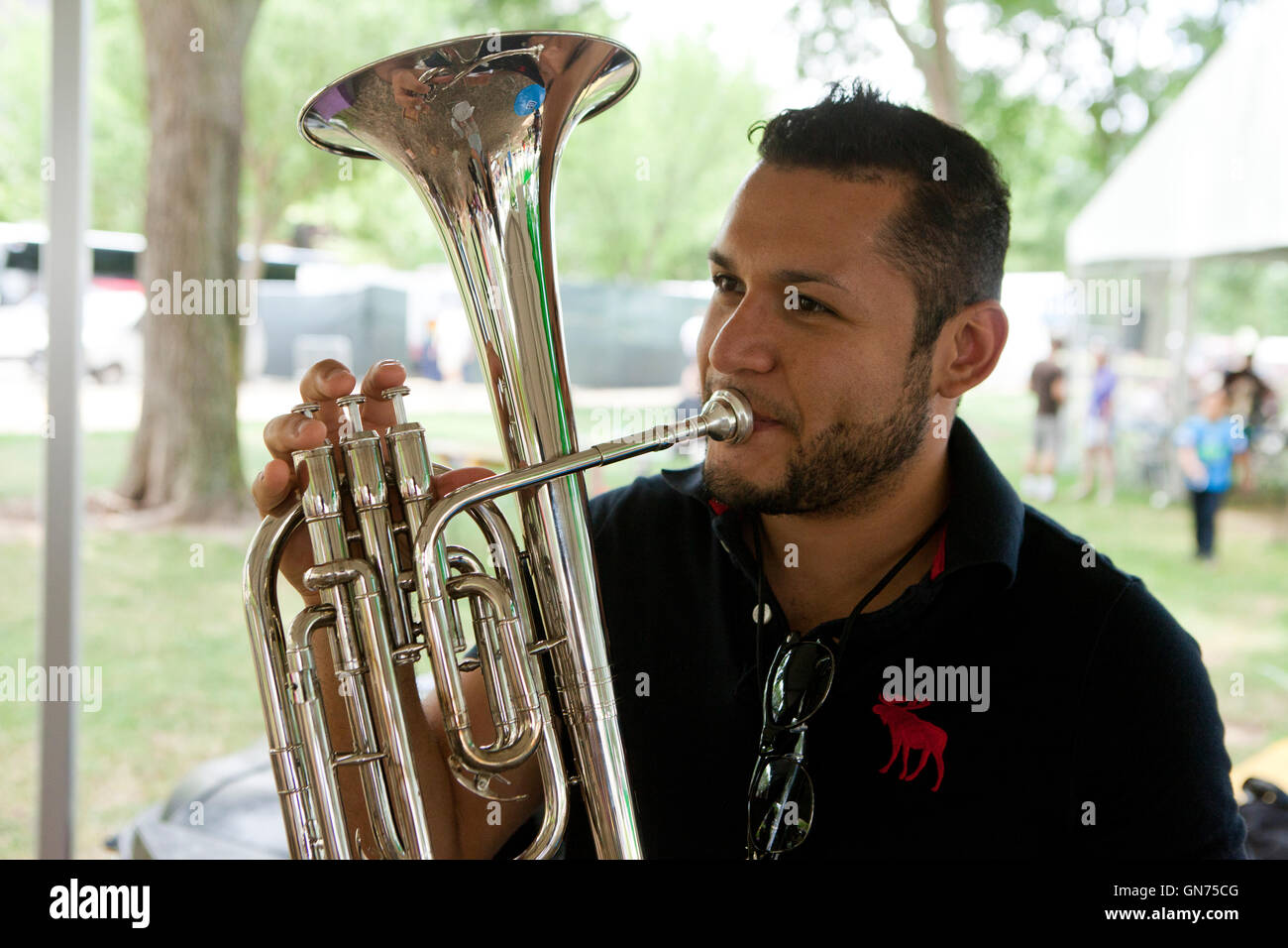 Tenor horn hi-res stock photography and images - Alamy