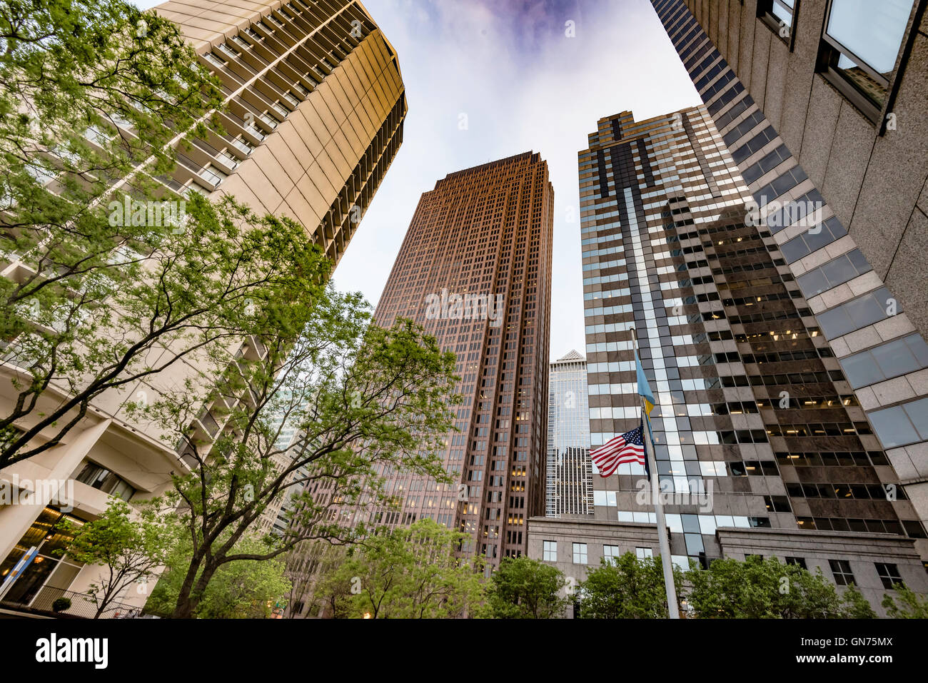 Philadelphia glass buildings hi-res stock photography and images - Alamy