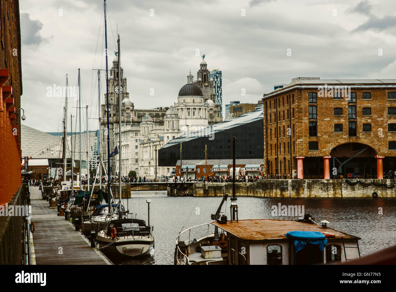 Liverpool harbour hi-res stock photography and images - Alamy