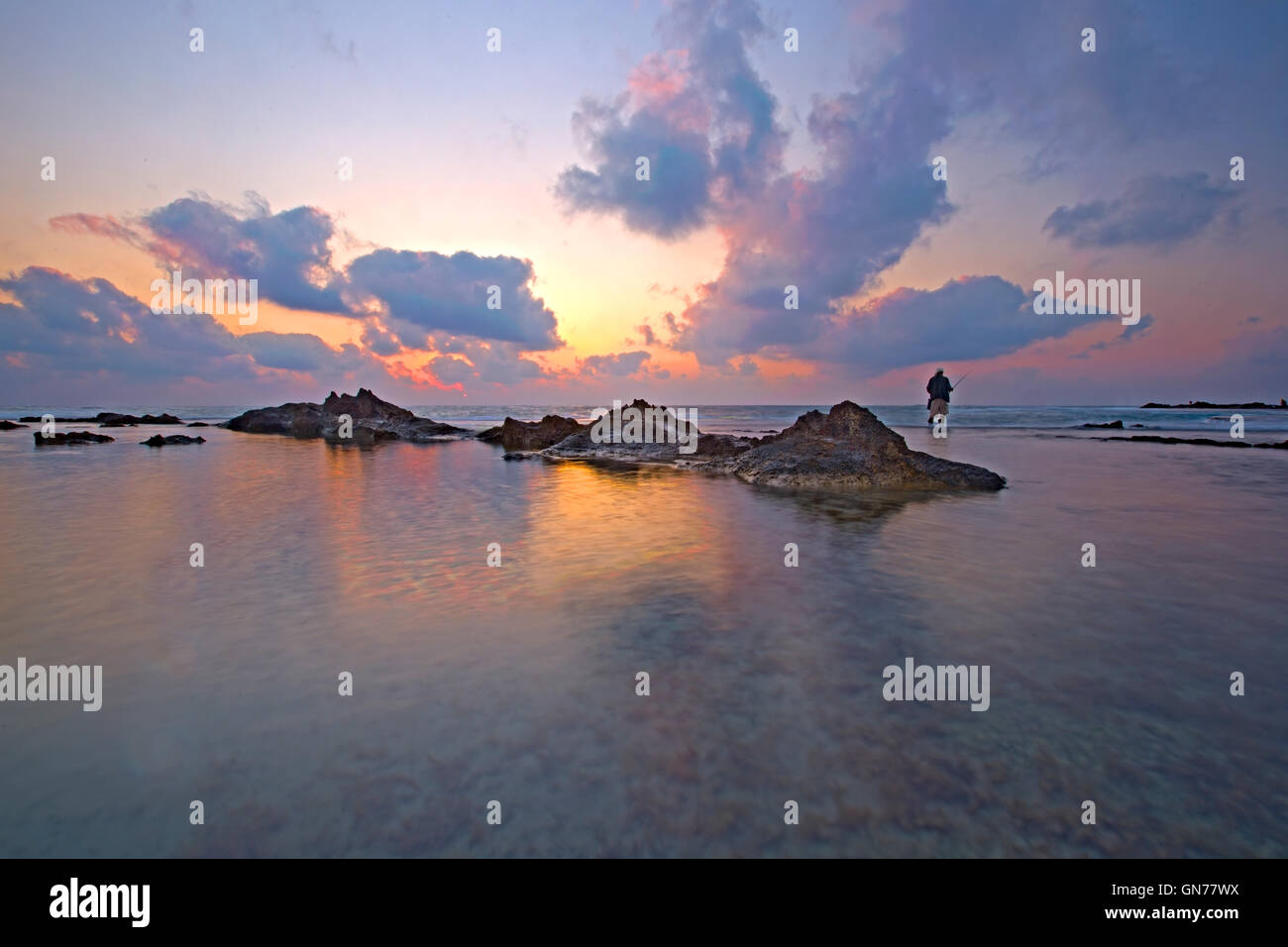 Low tide beach hi-res stock photography and images - Alamy