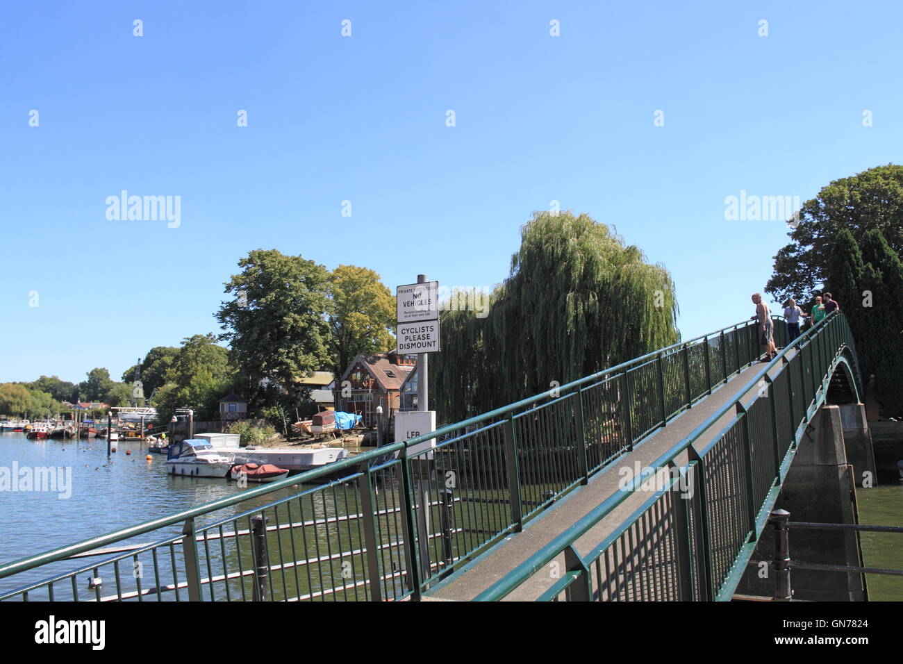 Eel pie bridge hi-res stock photography and images - Alamy