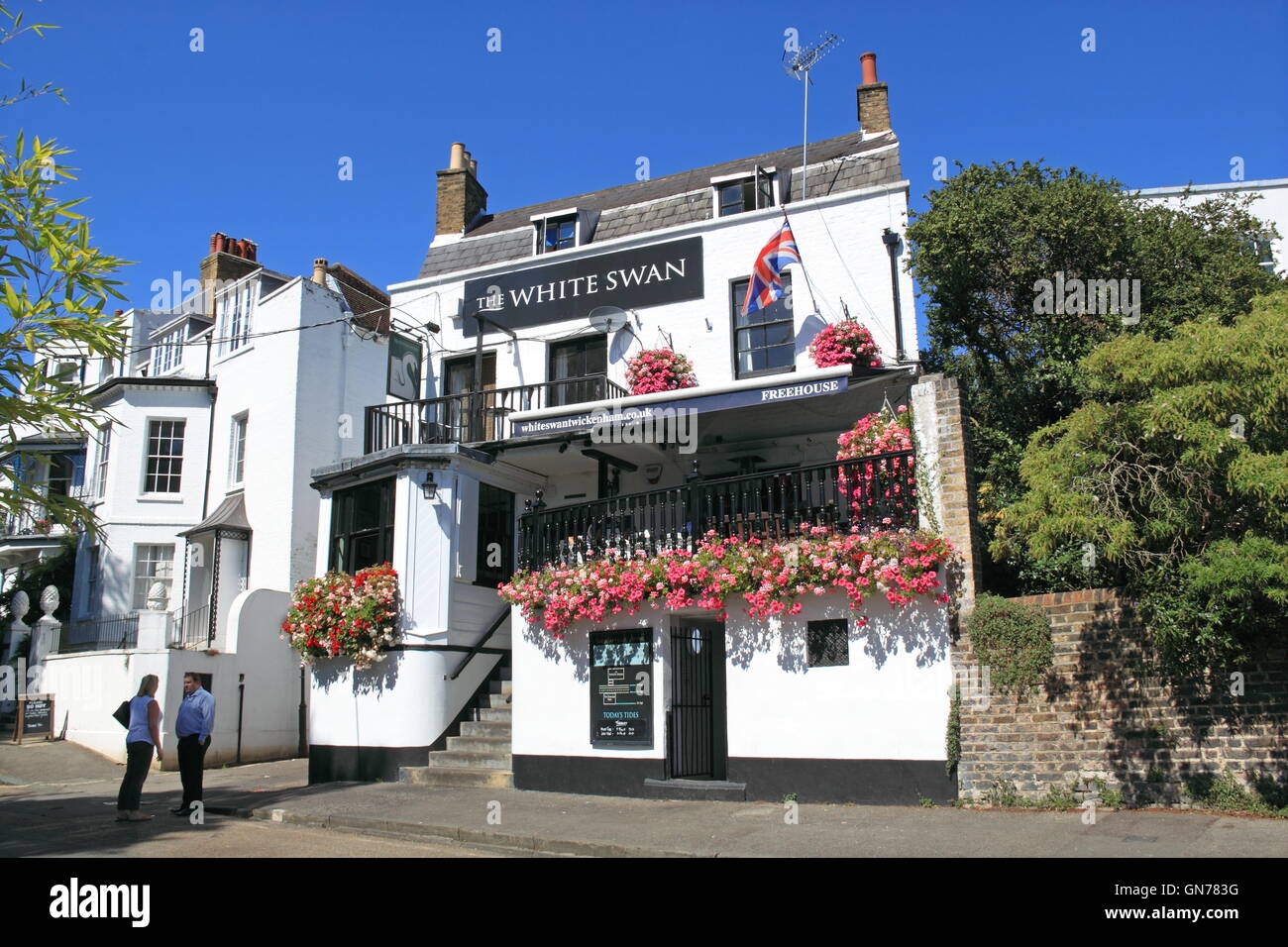 White Swan Pub Riverside Twickenham High Resolution Stock Photography ...