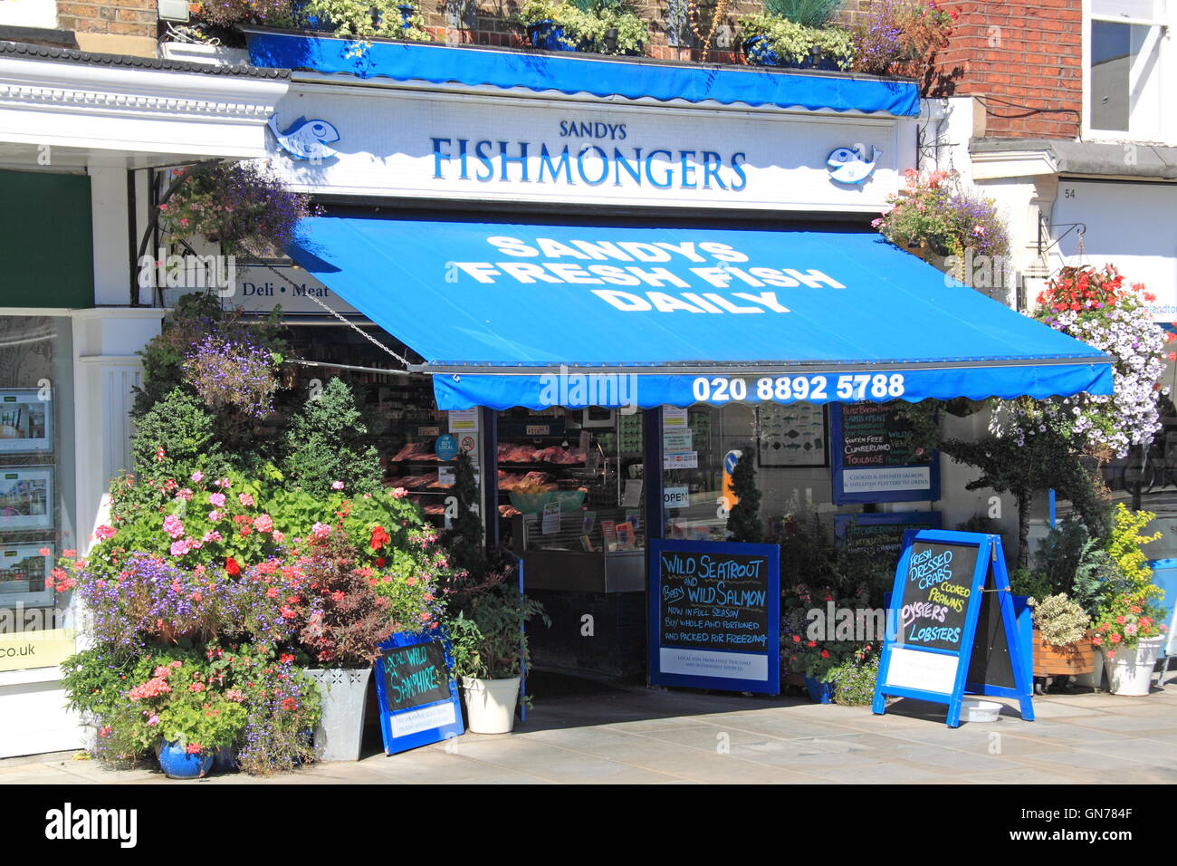 Fishmongers And Street High Resolution Stock Photography and Images - Alamy