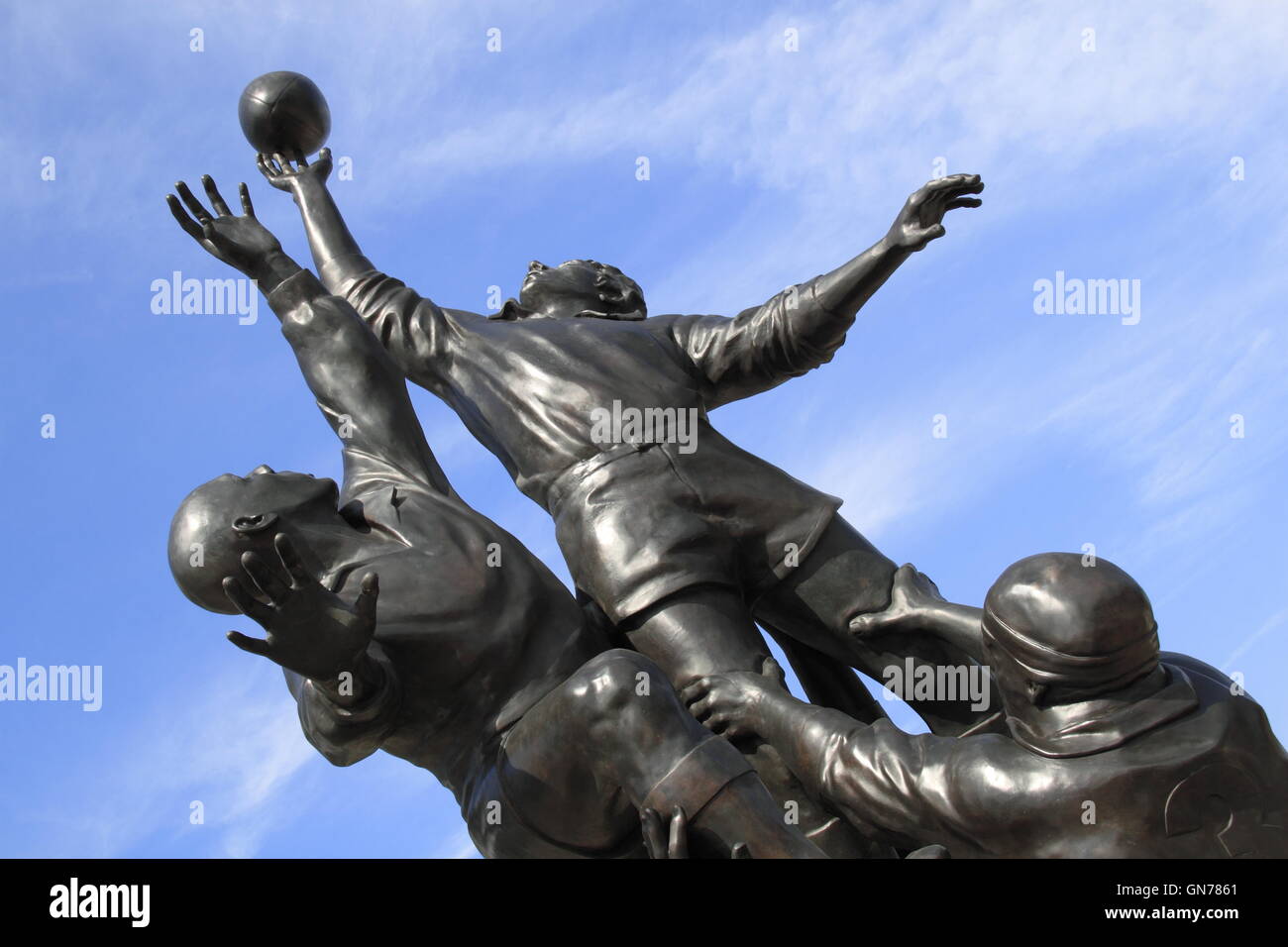 Twickenham stadium statue hi-res stock photography and images - Alamy