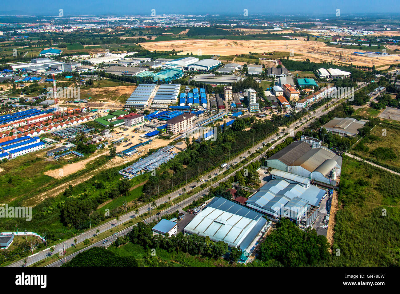Warehouse exterior industrial area hi-res stock photography and images ...