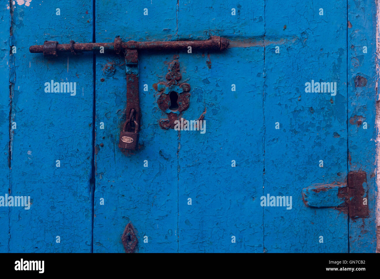 Old lock hi-res stock photography and images - Alamy