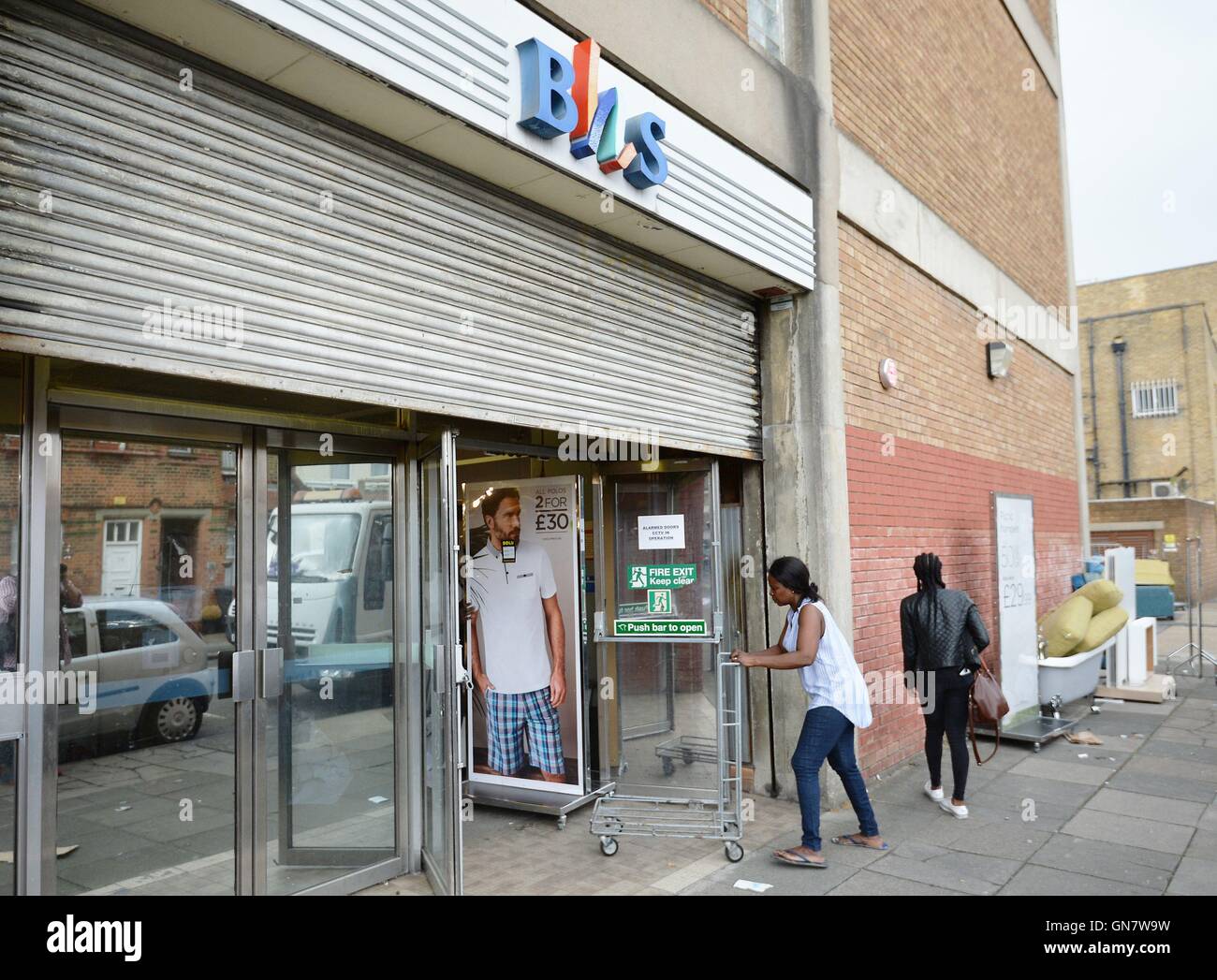 Bhs shop fittings hi-res stock photography and images - Alamy