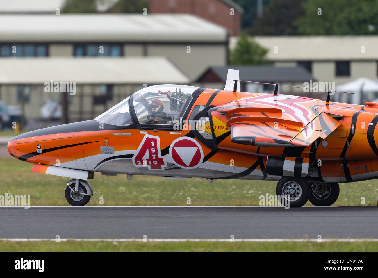 Austrian Air Force (Österreichische Luftstreitkräfte) SAAB 105OE jet ...