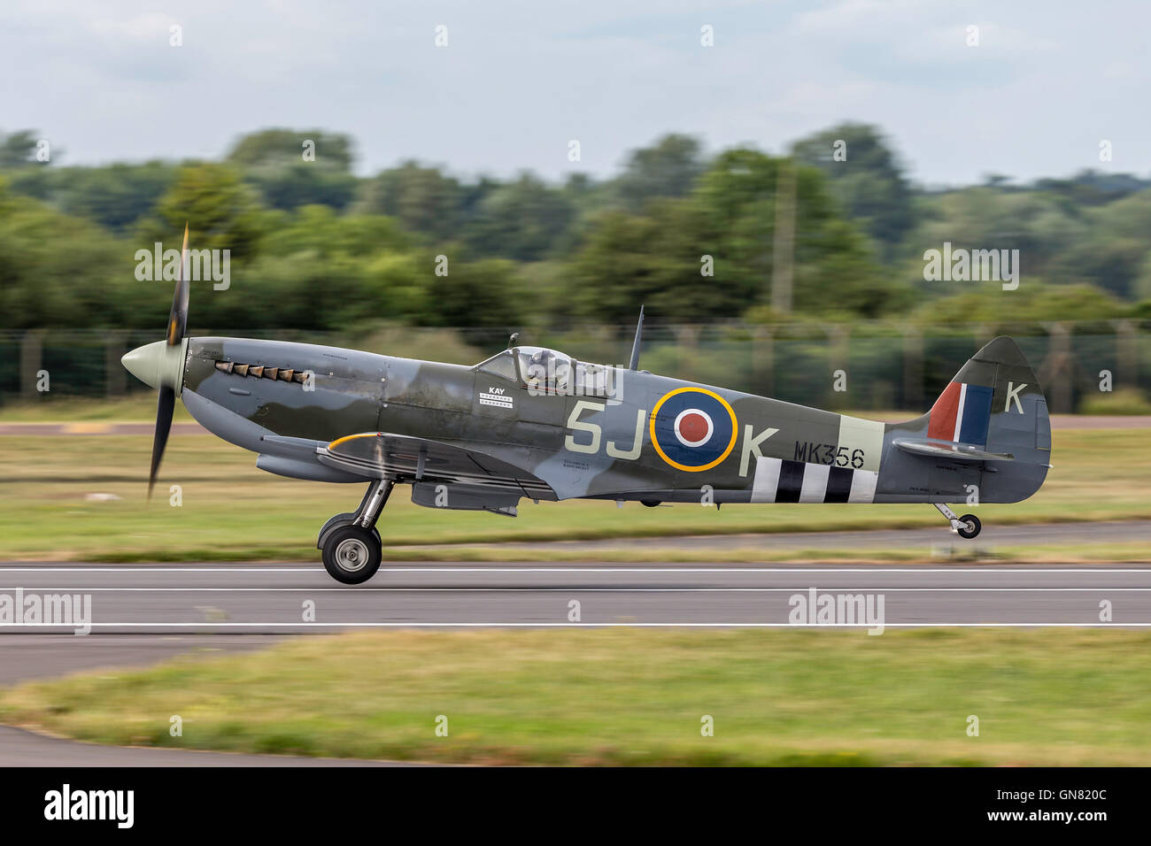 Supermarine spitfire mk 9 hi-res stock photography and images - Alamy