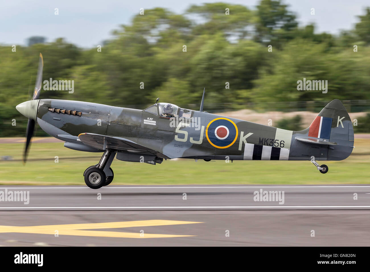 Supermarine spitfire mk 9 hi-res stock photography and images - Alamy