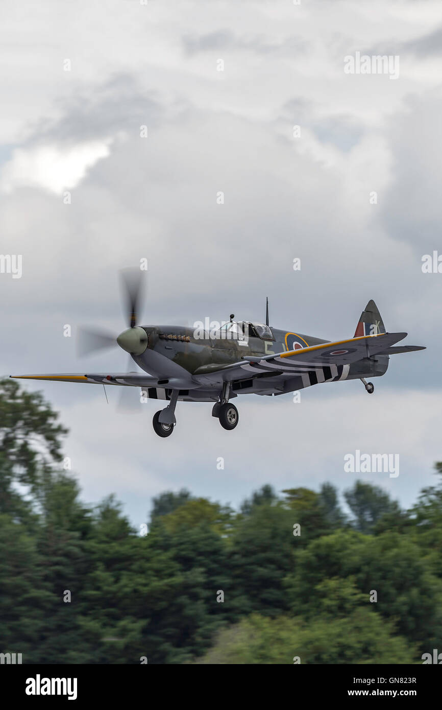 Battle of Britain Memorial Flight (BBMF) Supermarine Spitfire LF.9C ...