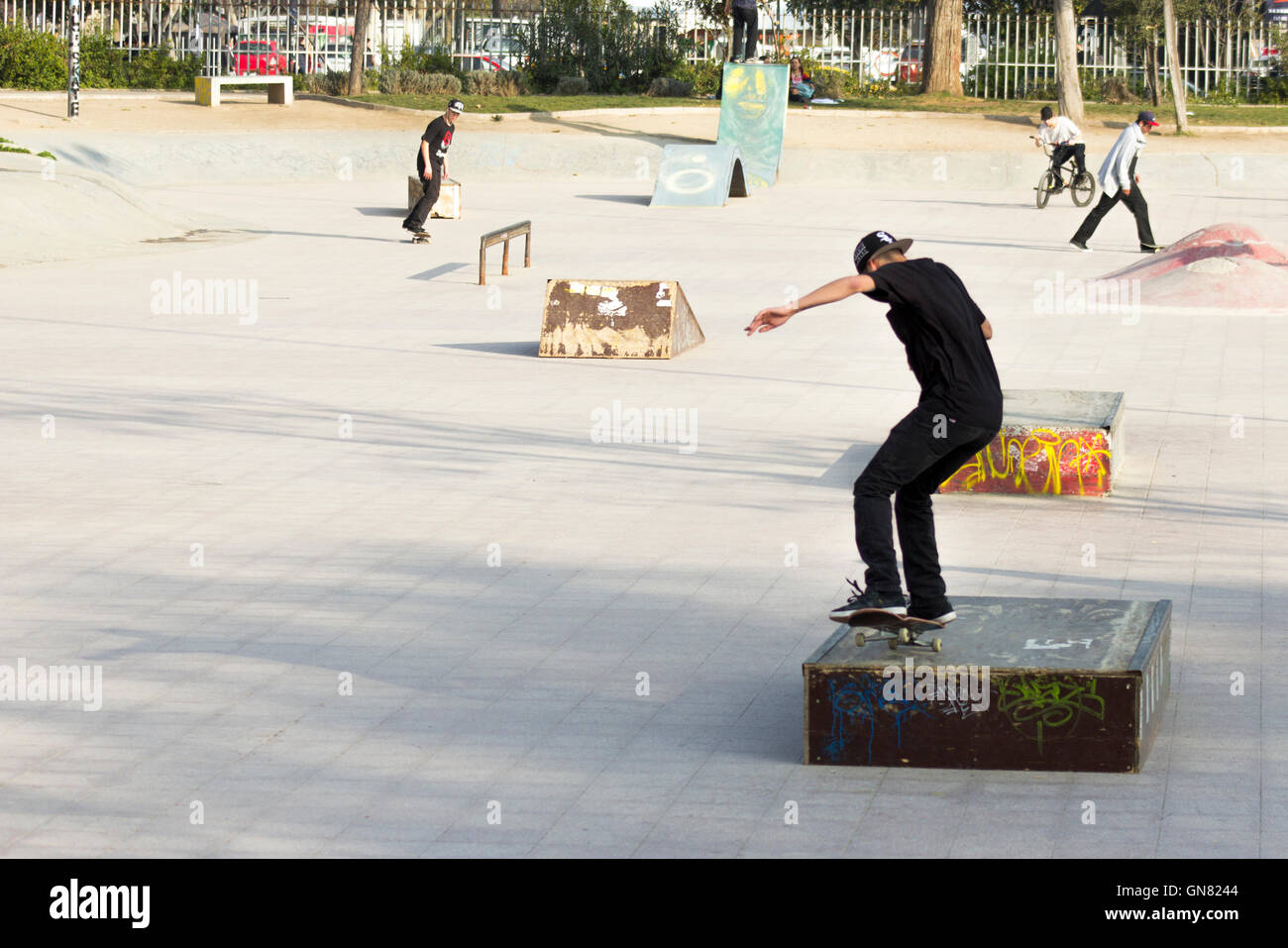 Street skate hi-res stock photography and images - Alamy