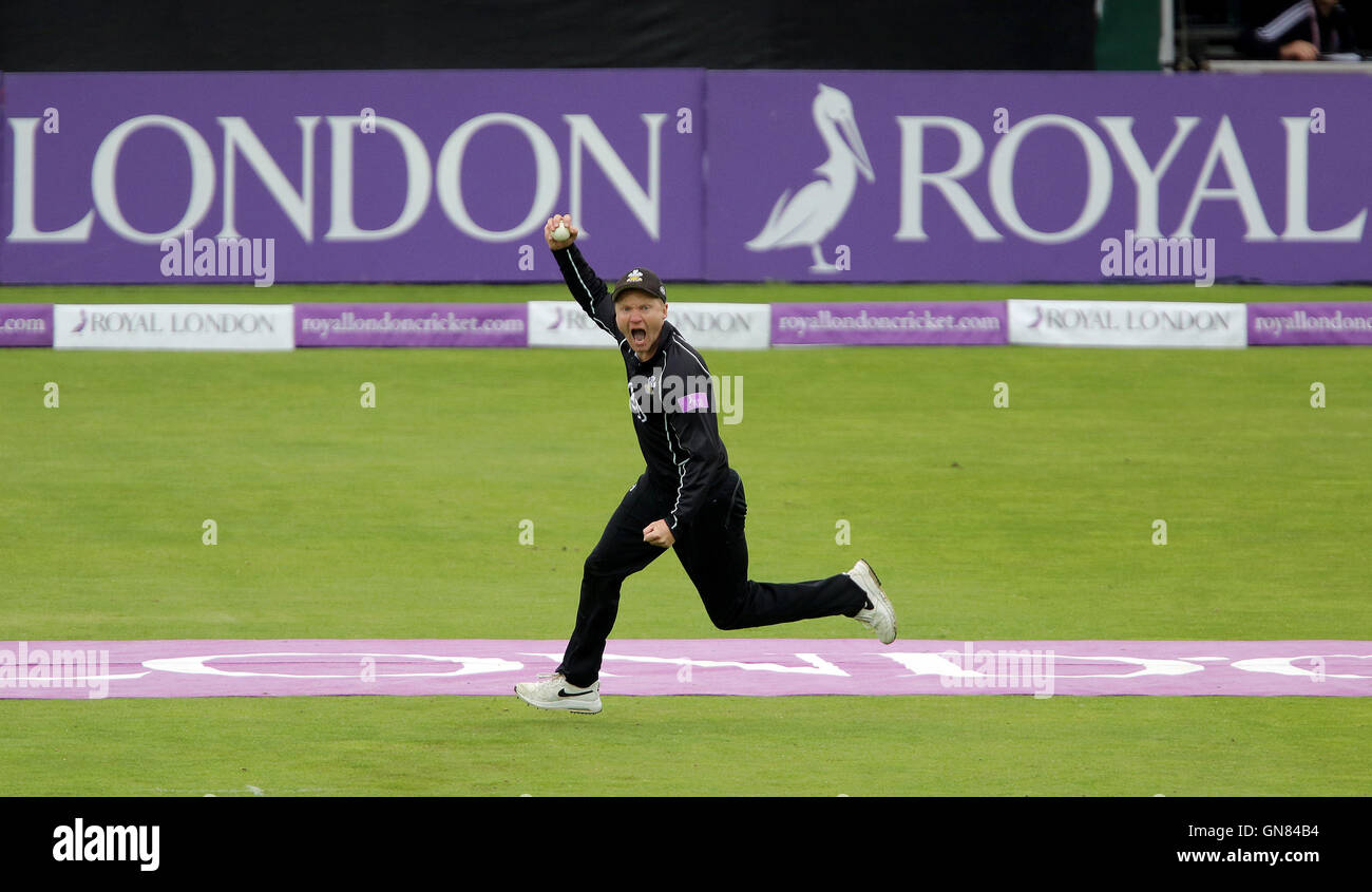 Surreys jonathan batty celebrates hi-res stock photography and images ...