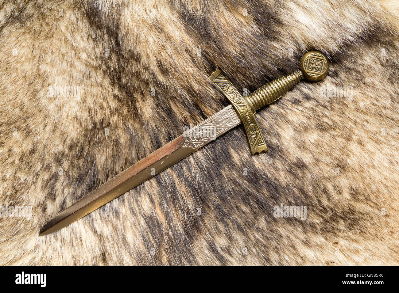 Ornate dagger hi-res stock photography and images - Alamy