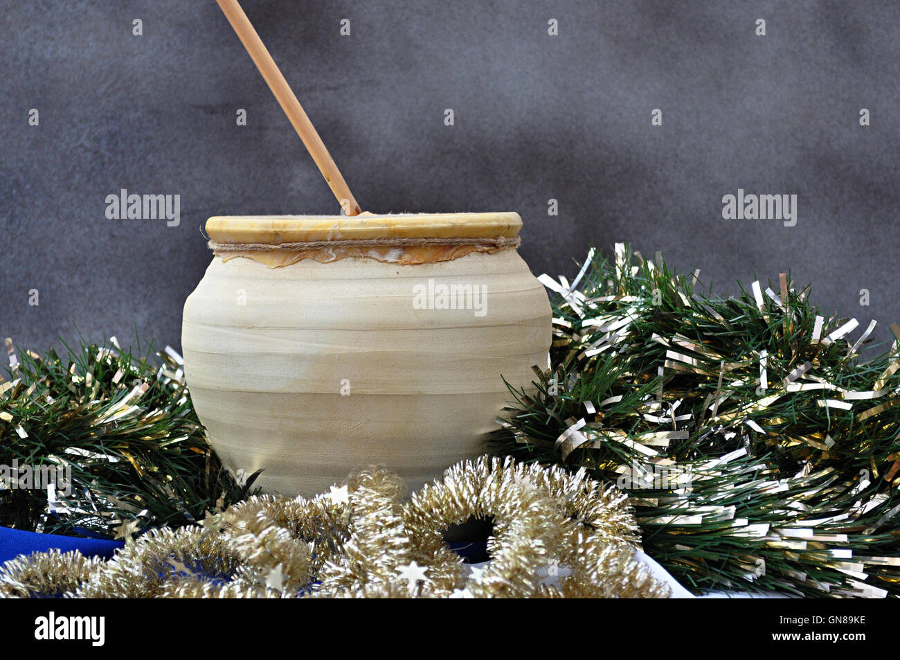 zambomba, membrane friction instrument, Spain Stock Photo - Alamy
