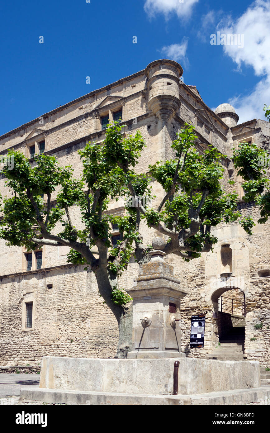 Fountain and Chateau Gordes Luberon Provence France Stock Photo - Alamy