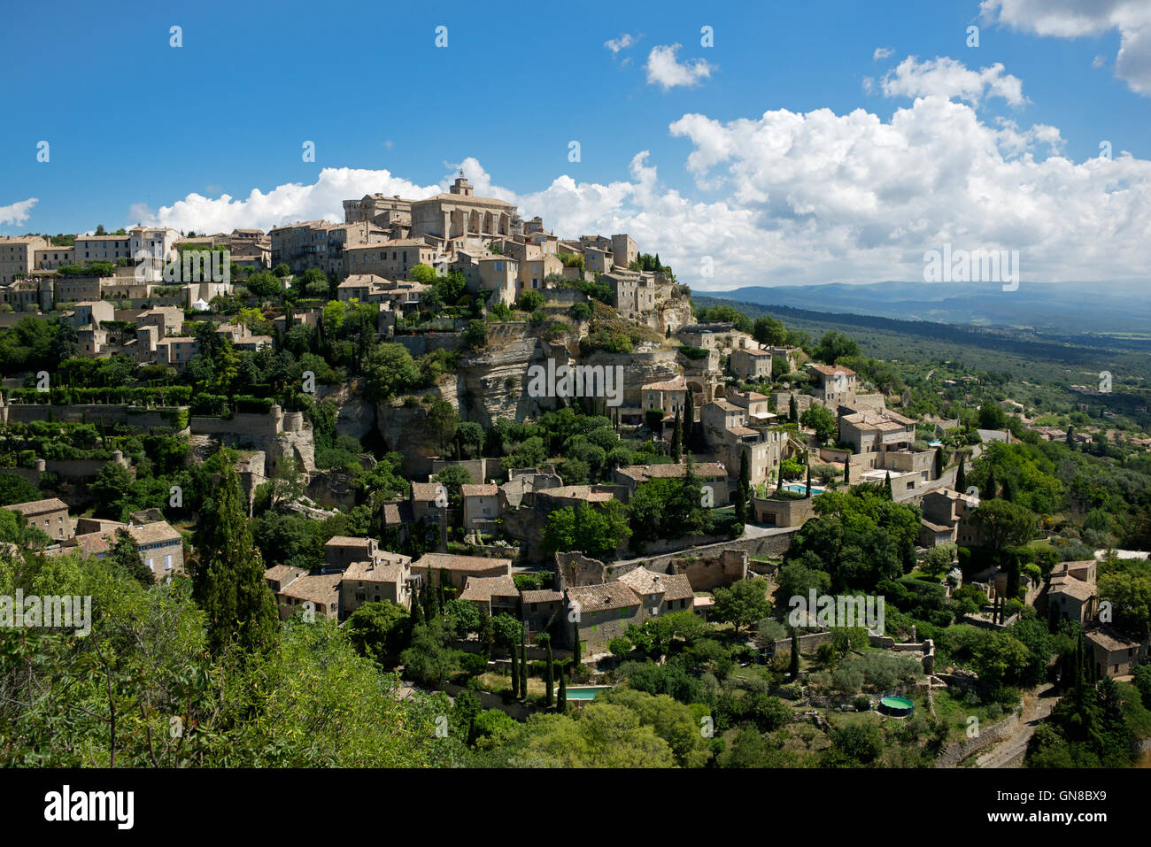 The hilltop village of gordes hi-res stock photography and images - Alamy