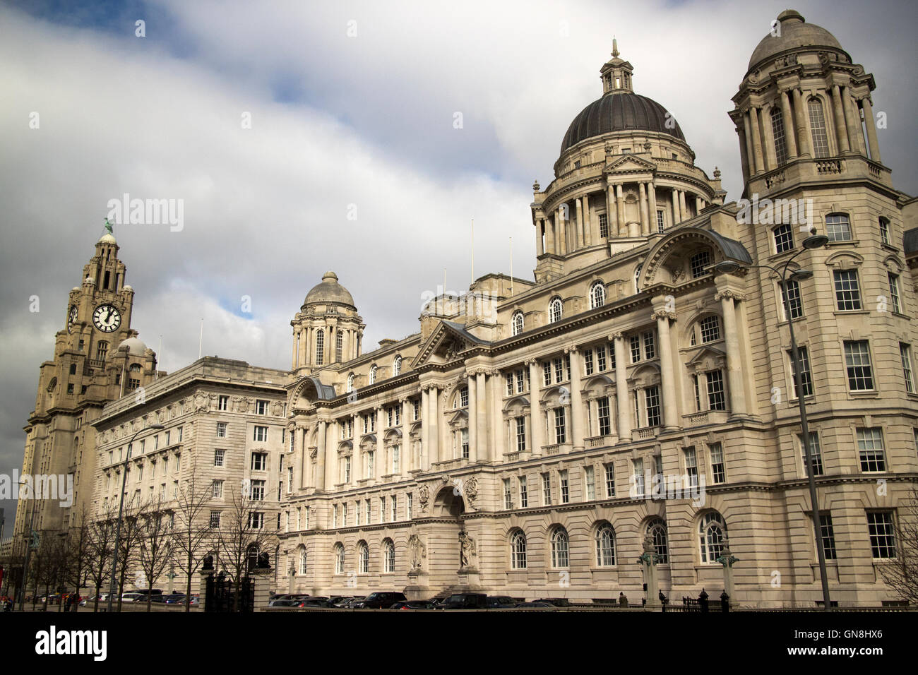 Liverpool waterfront buildings hi-res stock photography and images - Alamy