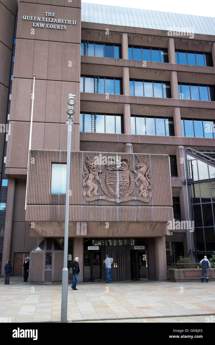 Queen elizabeth ii crown hi-res stock photography and images - Alamy