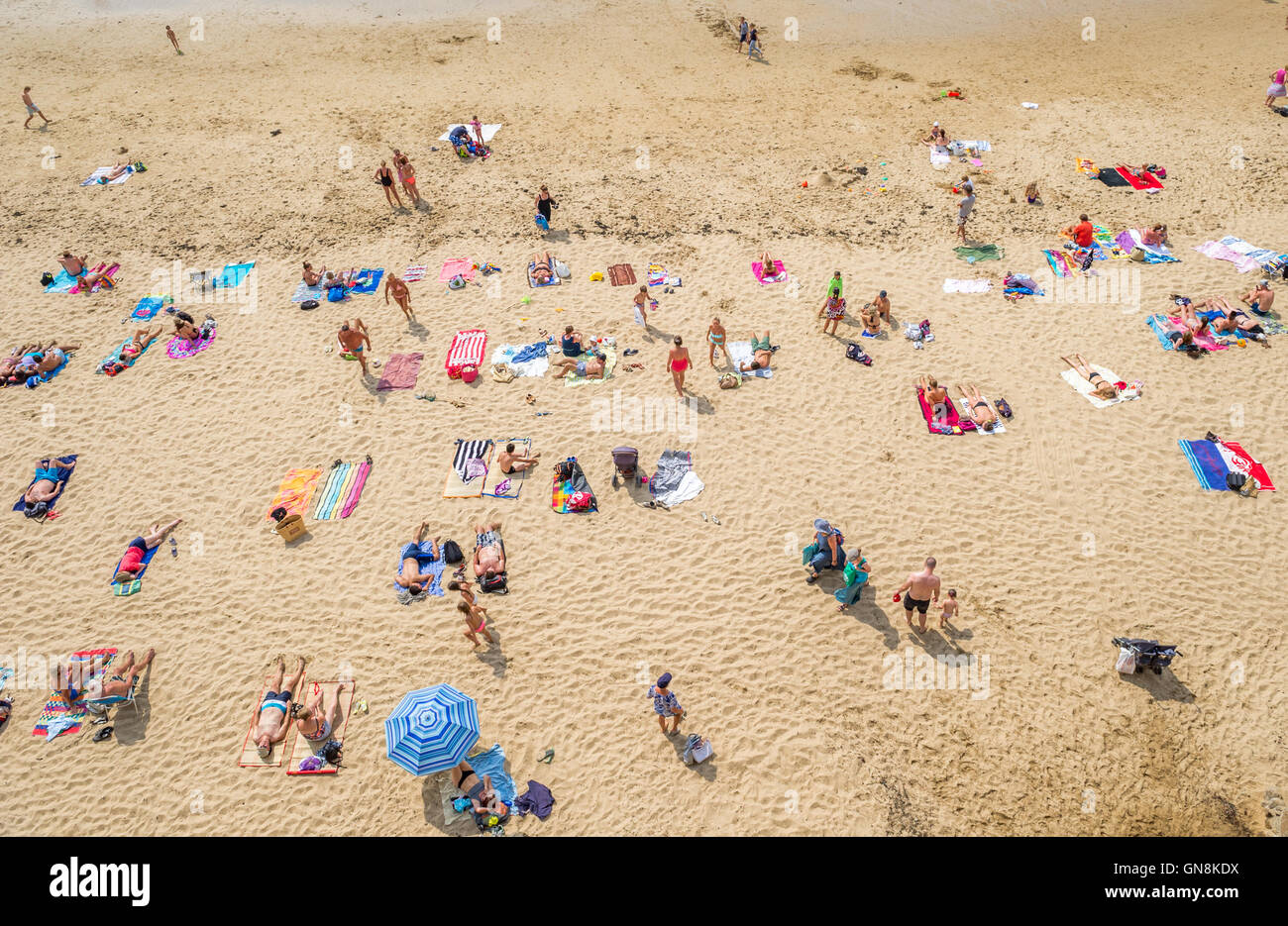 French women sunbathing hi-res stock photography and images - Alamy
