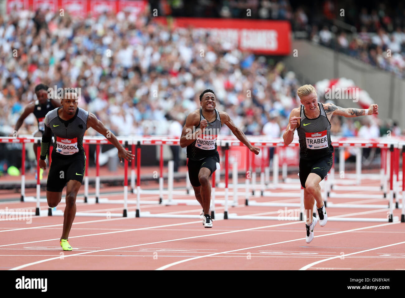 Olympic sprinter crossing finish line hi-res stock photography and ...