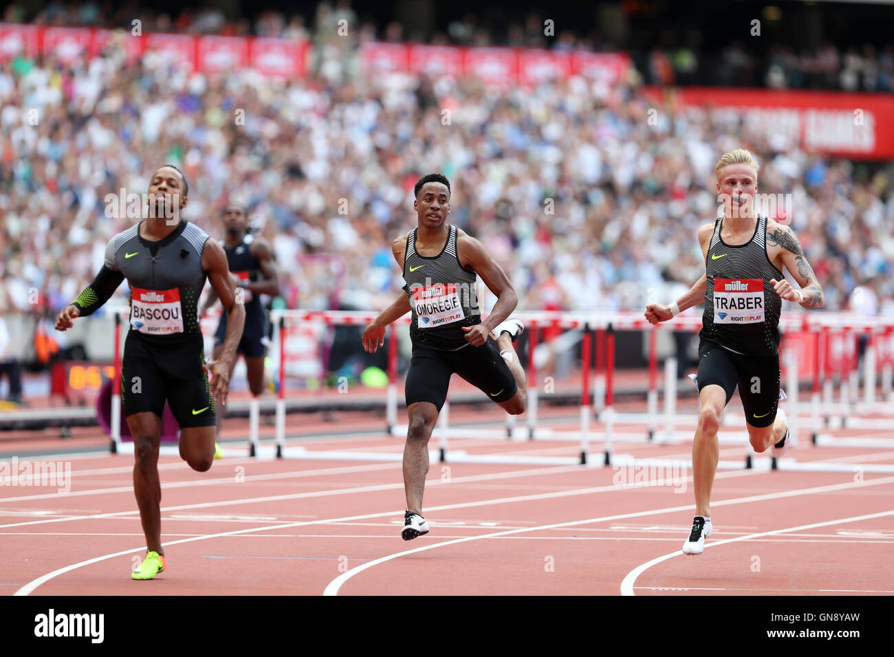 Dimitri BASCOU, David OMOREGIE & Gregor TRABER crossing the finish line ...
