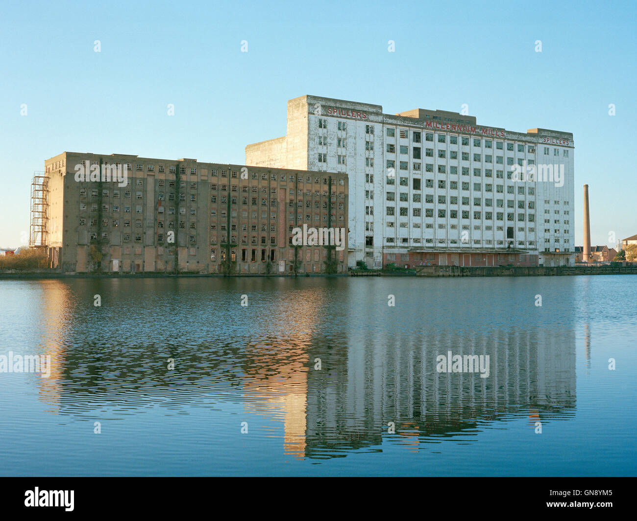 Millennium mills flour mill hi-res stock photography and images - Alamy