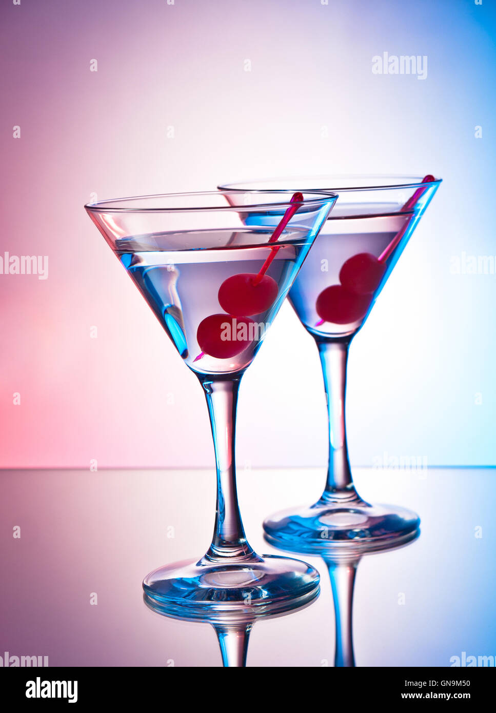 Two martinis hi-res stock photography and images - Alamy