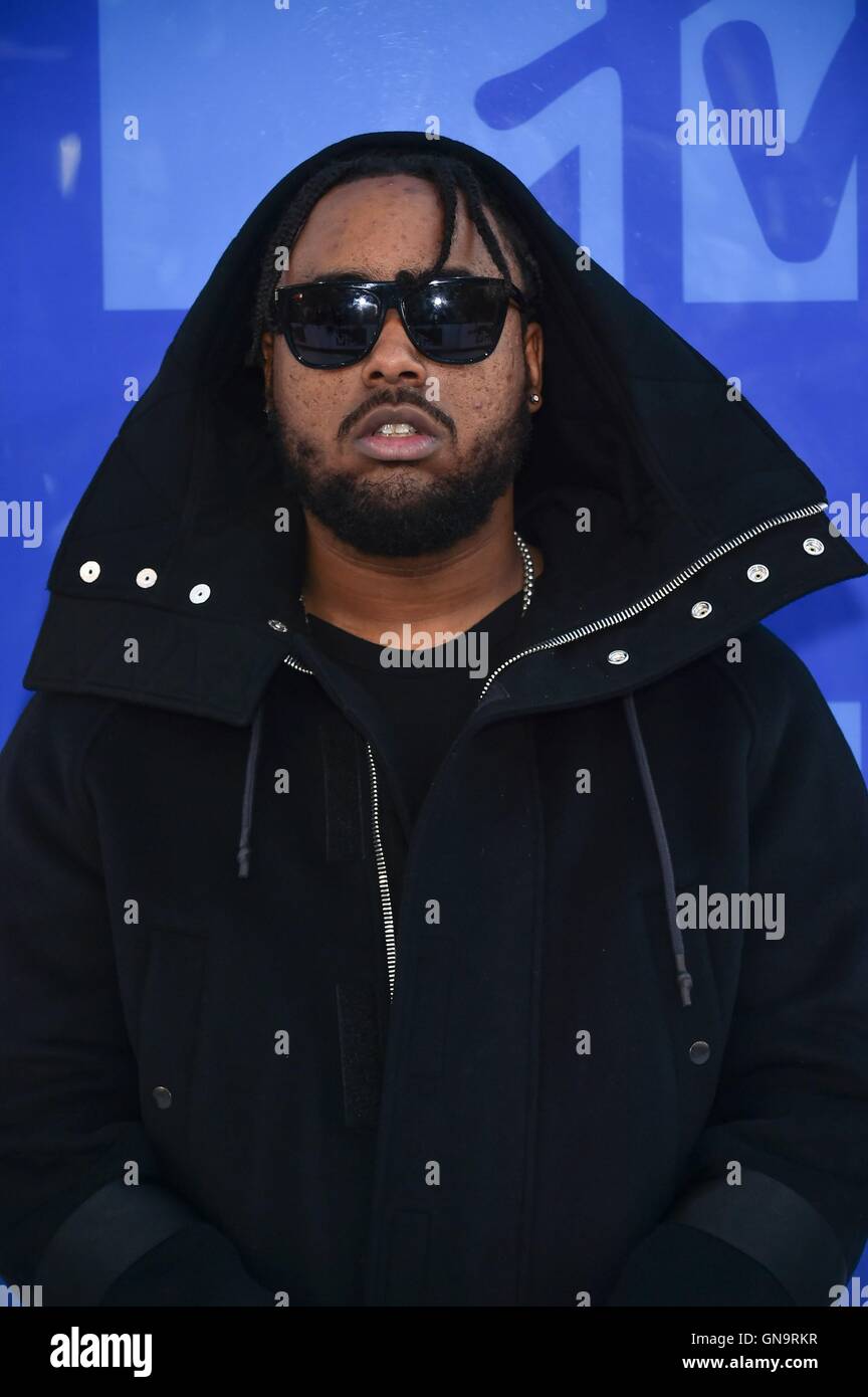 New York, NY, USA. 28th Aug, 2016. Kent Jones at arrivals for 2016 MTV ...