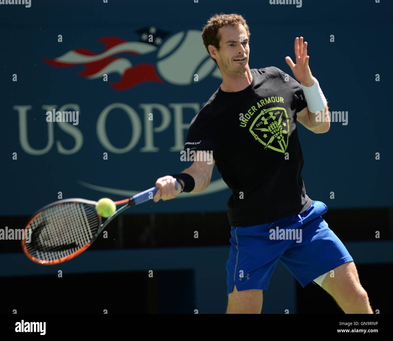 New York, USA. 28th Aug, 2016. Andy Murray on the practice court at the ...