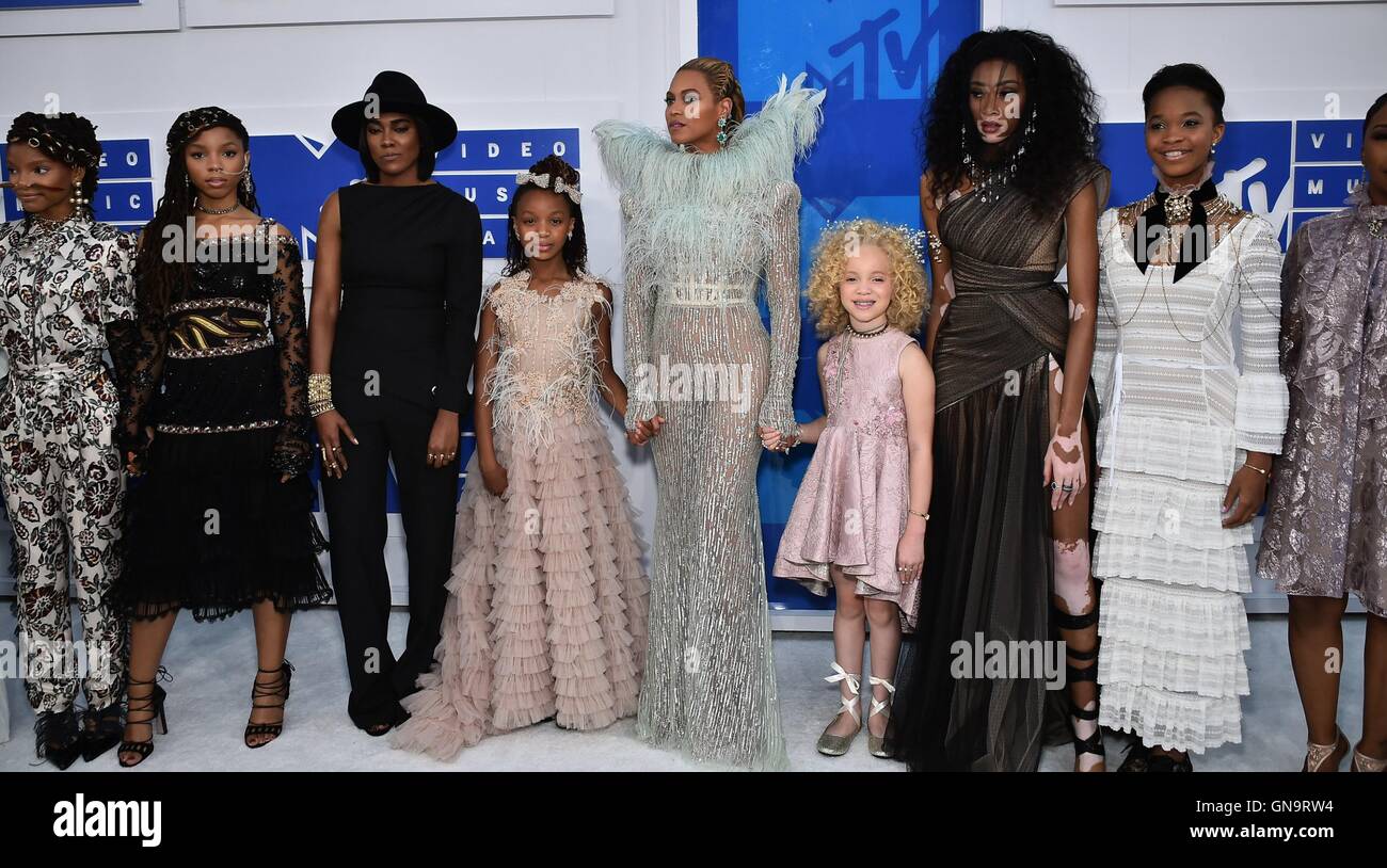 New York, NY, USA. 28th Aug, 2016. Beyonce Knowles, Chantelle Winnie ...