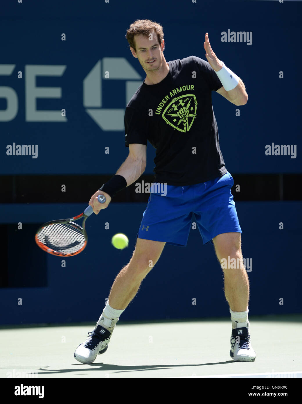 New York, USA. 28th Aug, 2016. Andy Murray on the practice court at the ...