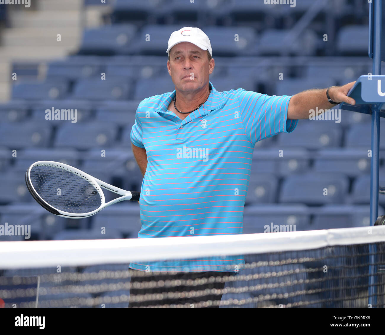 New York, USA. 28th Aug, 2016. Andy Murray on the practice court at the ...