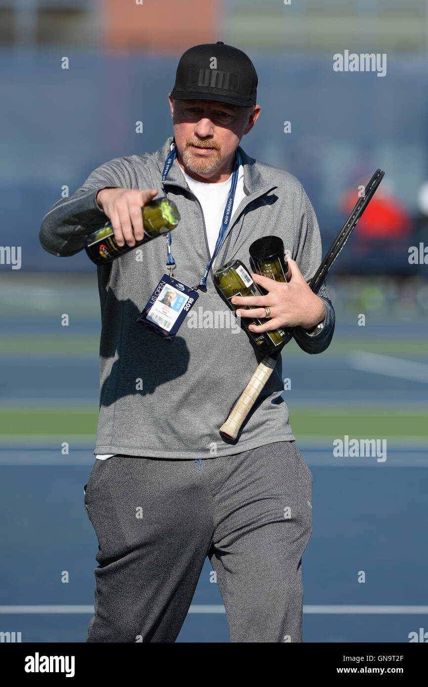 New York, USA. 28th Aug, 2016. Boris Becker on the practice court at ...