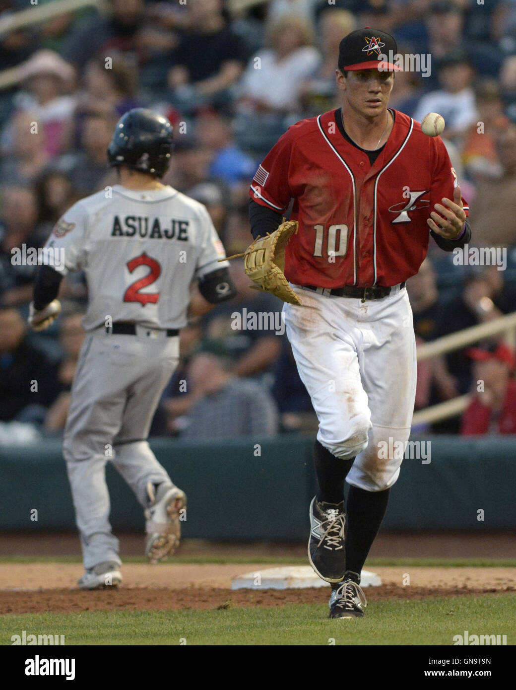 Usa. 28th Aug, 2016. SPORTS -- Isotopes first baseman Jordan Patterson ...